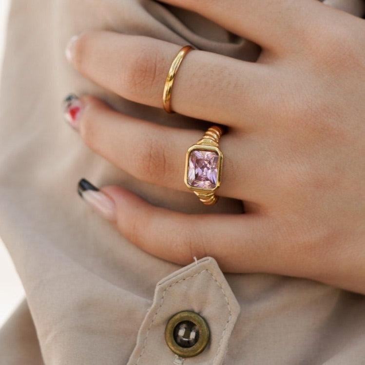 Twisted Signet Ring | Pink